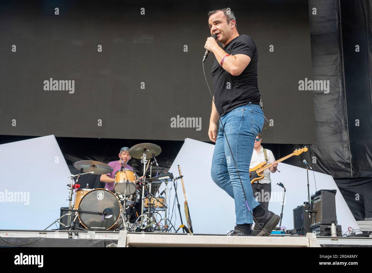 Samuel Herring of Future Islands performs at the Shaky Knees Music ...