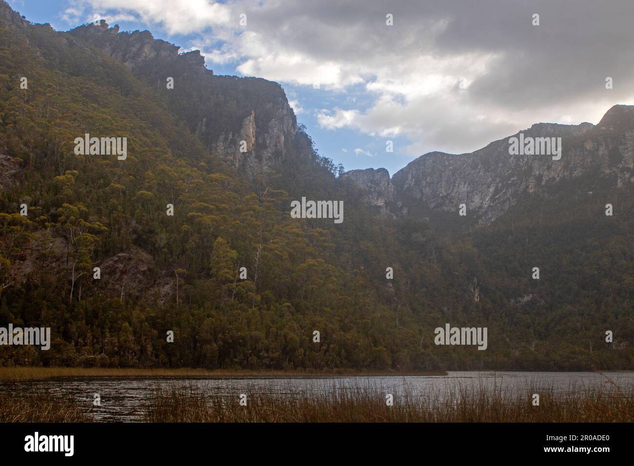 Lake Vera, Franklin-Gordon Wild Rivers National Park Stock Photo - Alamy