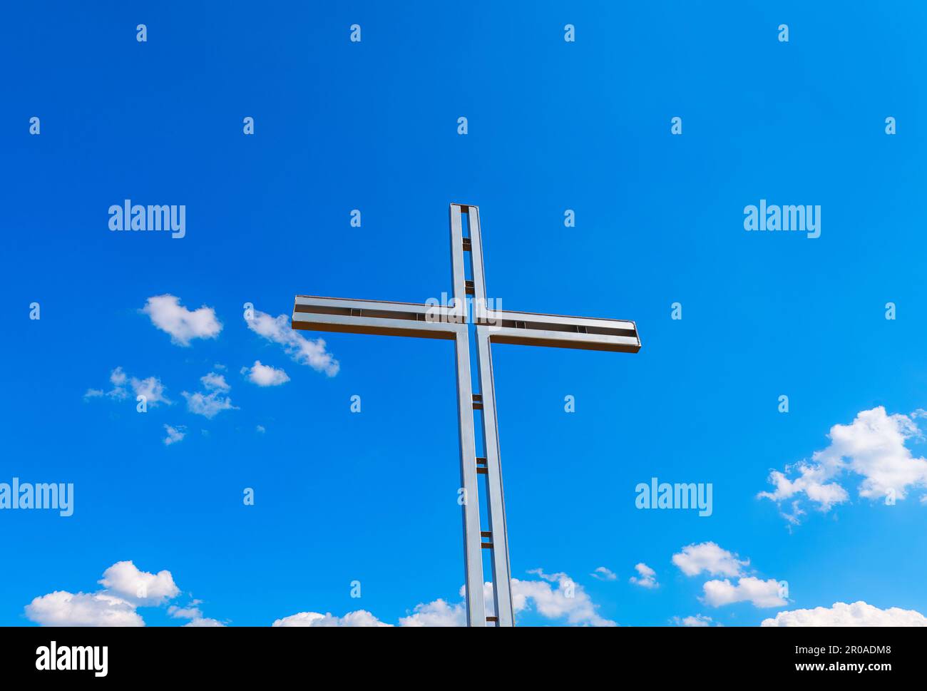 Sky christian glowing cross hi-res stock photography and images - Alamy