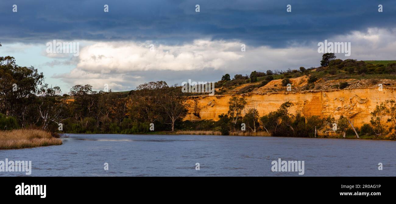 Murray River, a large river system in Australia adjoining New South ...