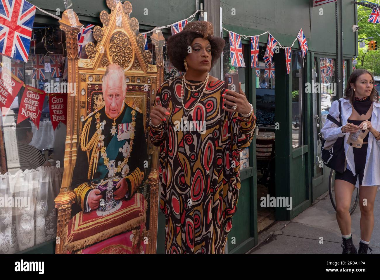 New York, United States. 06th May, 2023. A drag queen poses with a ...