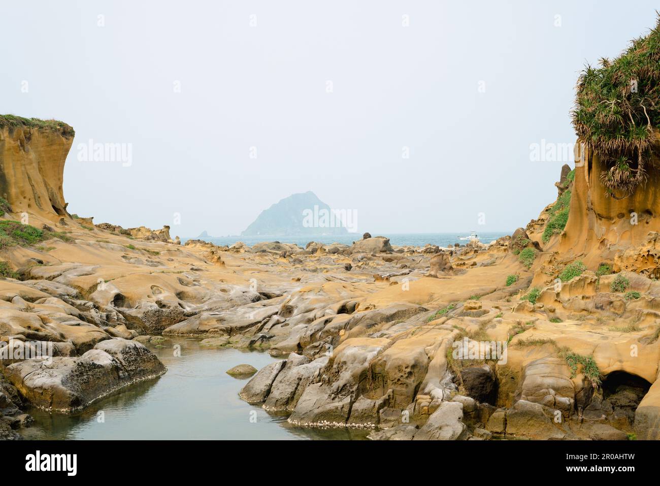 Heping island park with cliff hi-res stock photography and images - Alamy