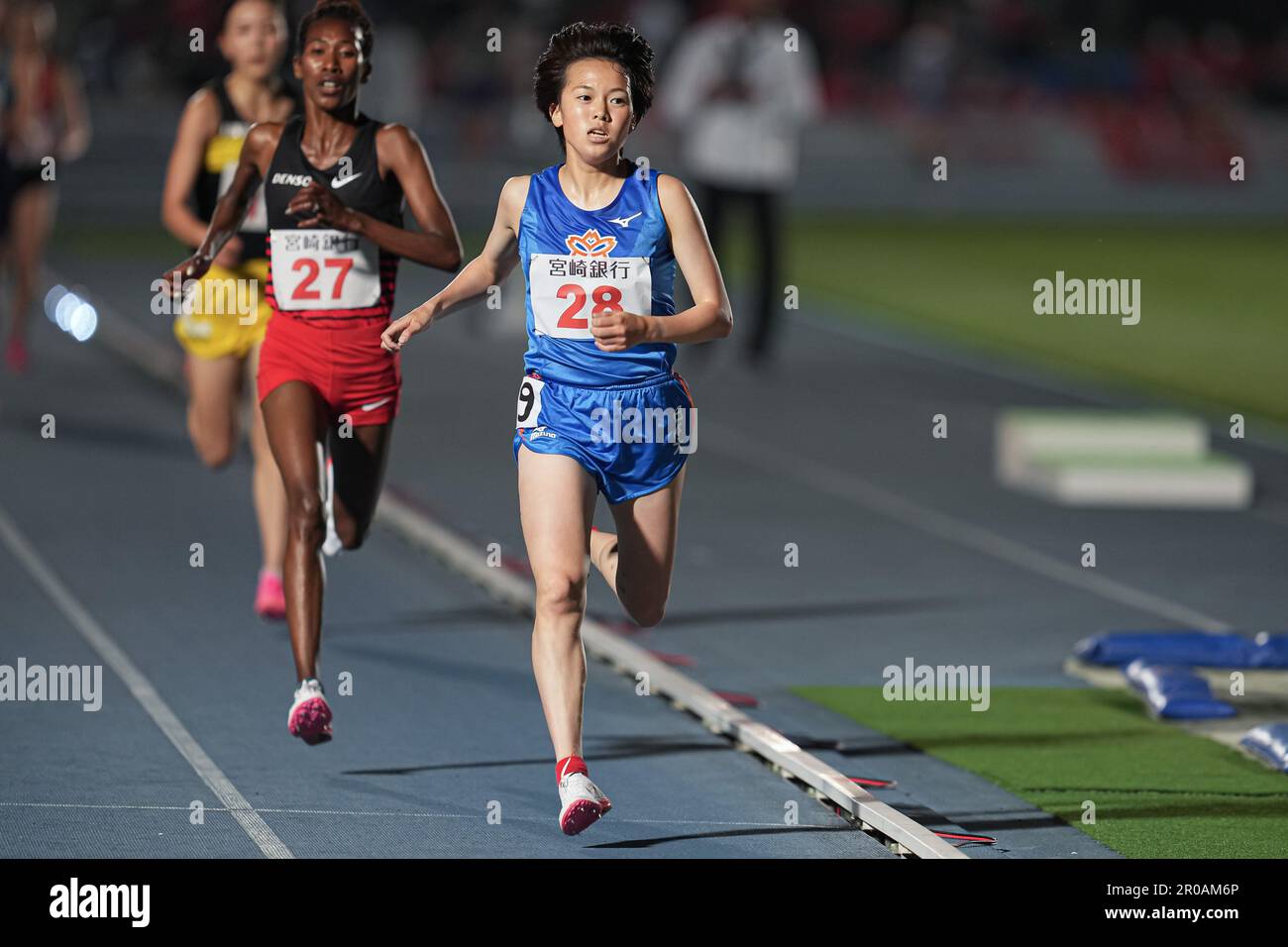 Nobeoka Women's 5000m A at Nishishina Athletic Field, Miyazaki, Japan. 4th May, 2019. Risa ...
