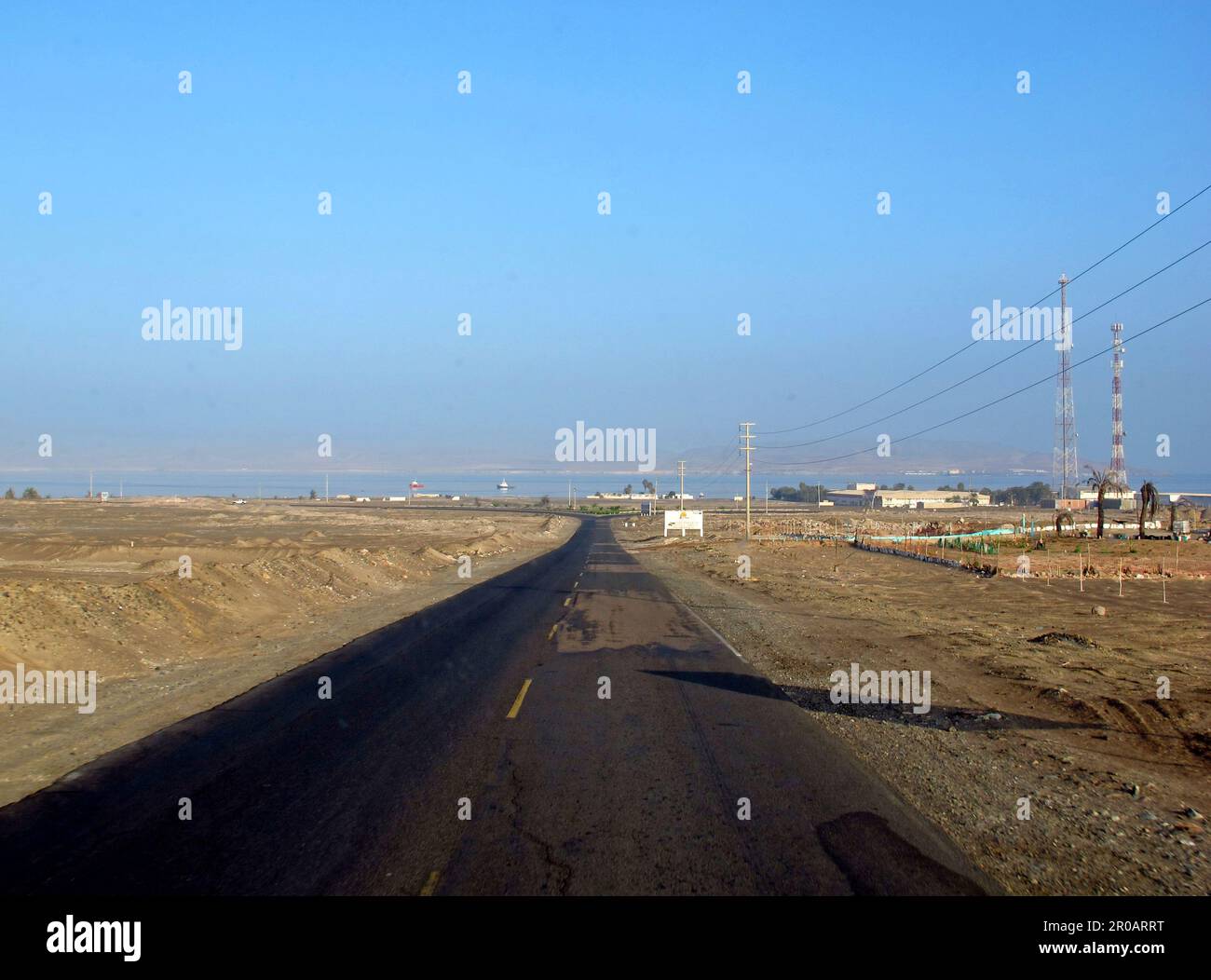 The road to Paracas city on the Pacific ocean, Peru Stock Photo - Alamy