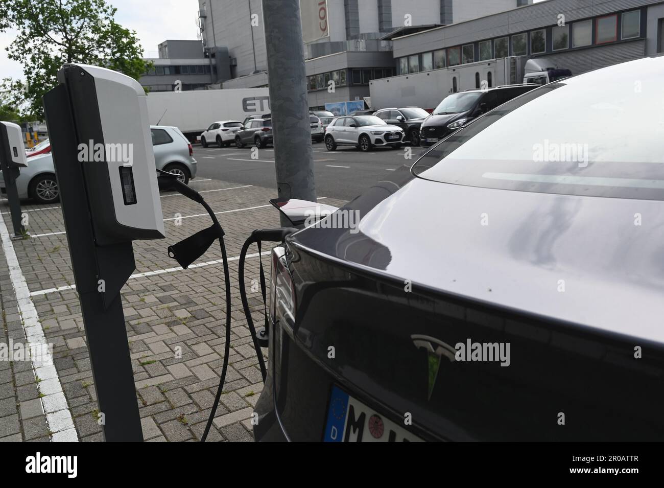 Cologne, Germany. 05th May, 2023. An electric car of the company Tesla ...