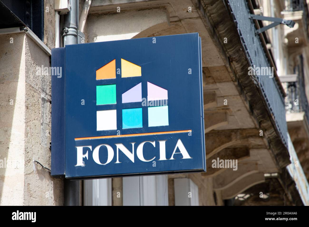 Parcels band hi-res stock photography and images - Alamy