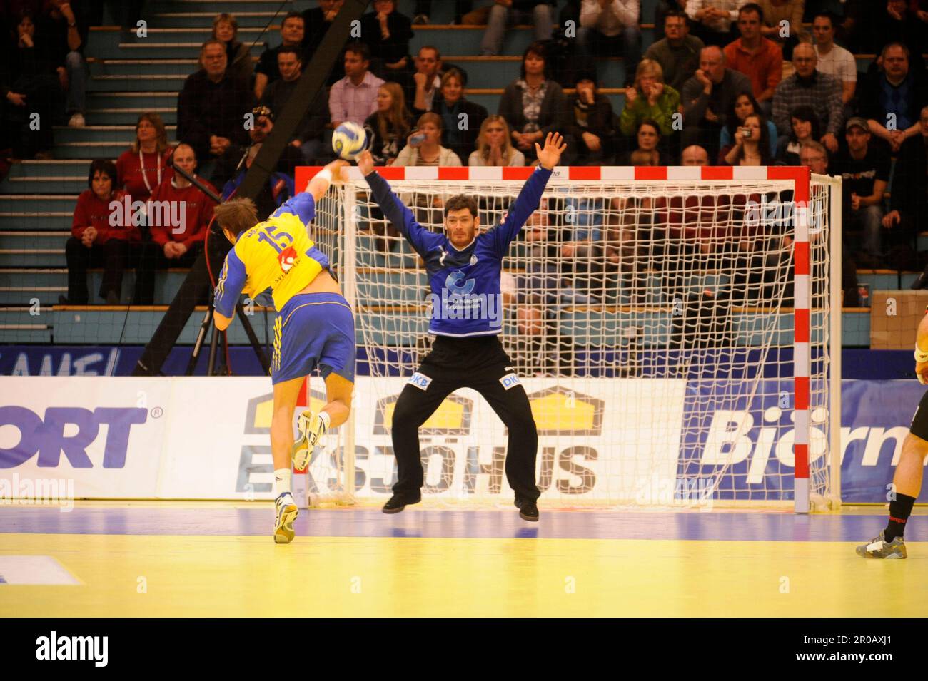 Handball torwart hi-res stock photography and images - Alamy