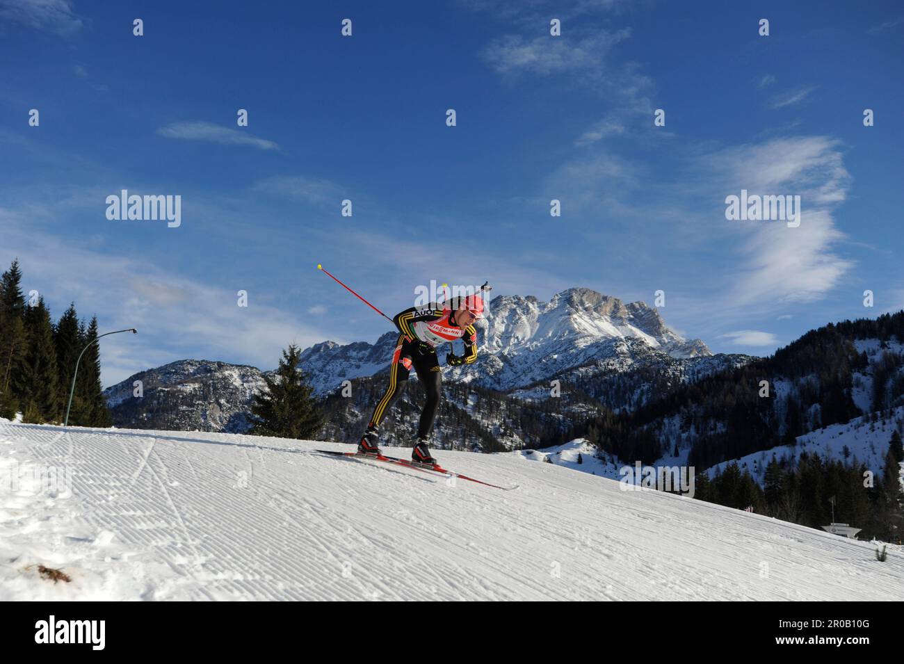 Daniel GRAF, Aktion vor Bergkulisse.Biathlon Welt Cup in Hochfilzen 14. ...
