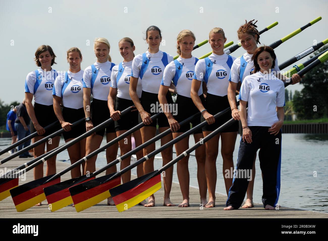 Der Deutsche Frauenachter mit: Elke Hipler ( Schlagfrau), Nina Wengert ...