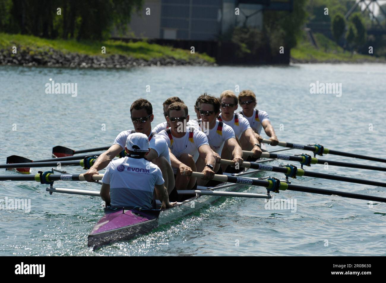 Der Deutschlandachter : Bernd Heidicker (Schlagmann) Philipp Stüer ...