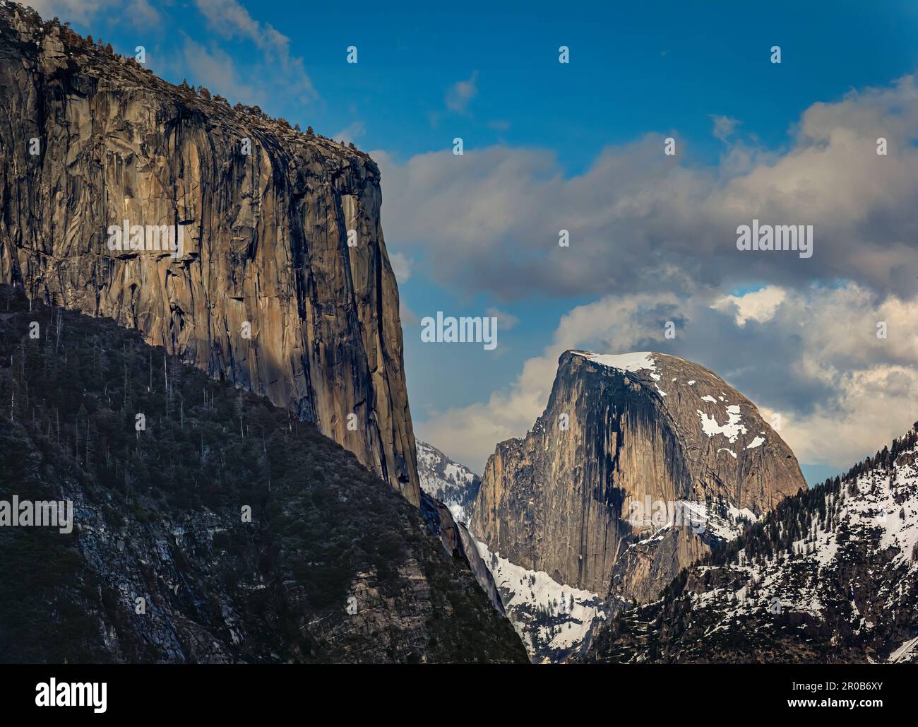 Scenic view of iconic El Capitan and Half Dome granite rock formation ...