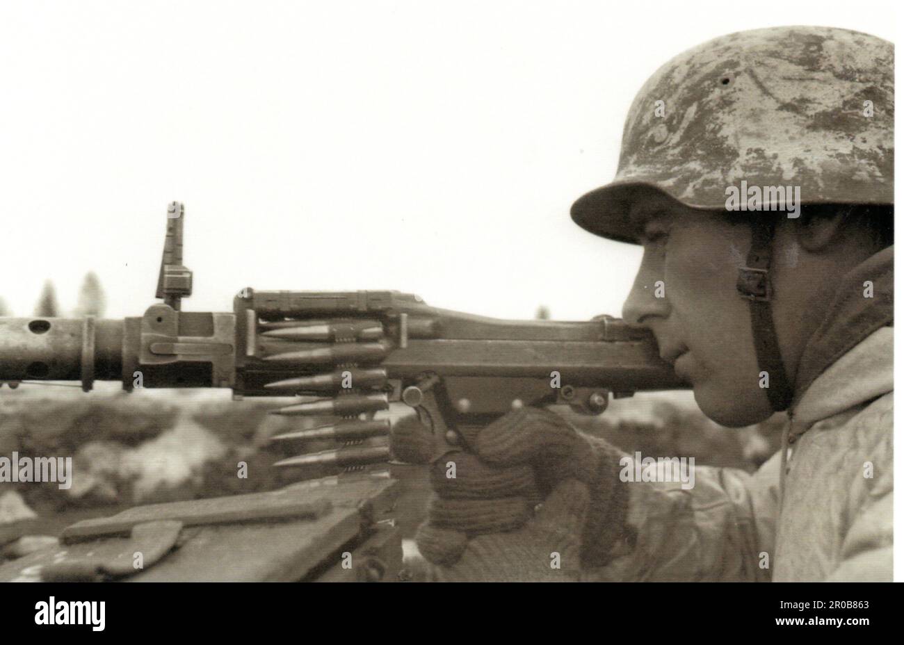 World War Two B&W photo German Machine Gunner in the Winter of 1942/43 ...