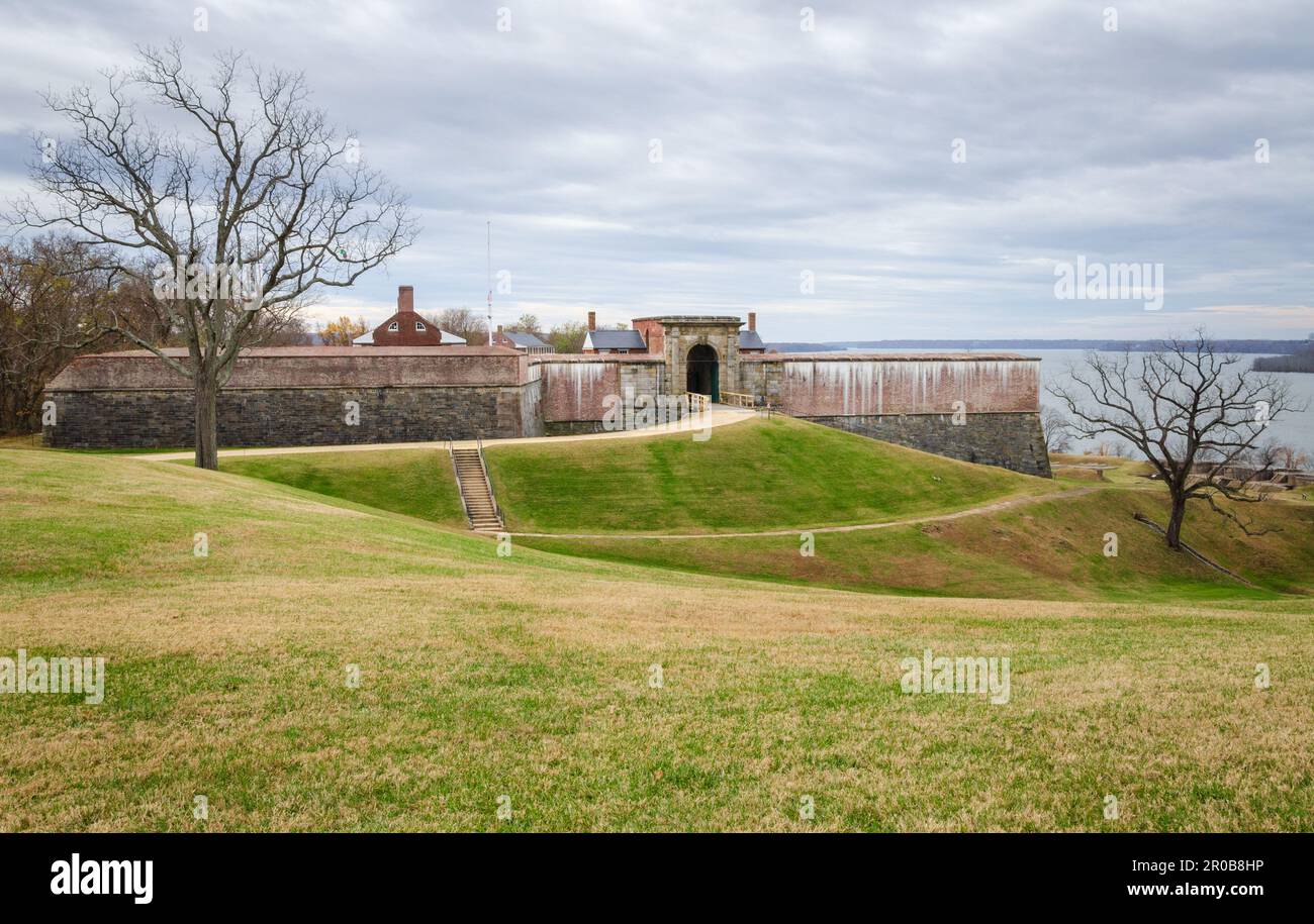 Potomac heritage national scenic trail hi-res stock photography and ...