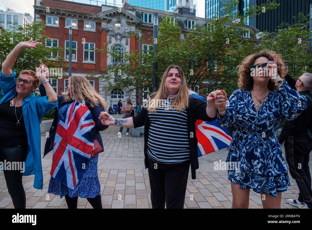 Londoners celebrate the Coronation in Style across the city Ehimetalor ...