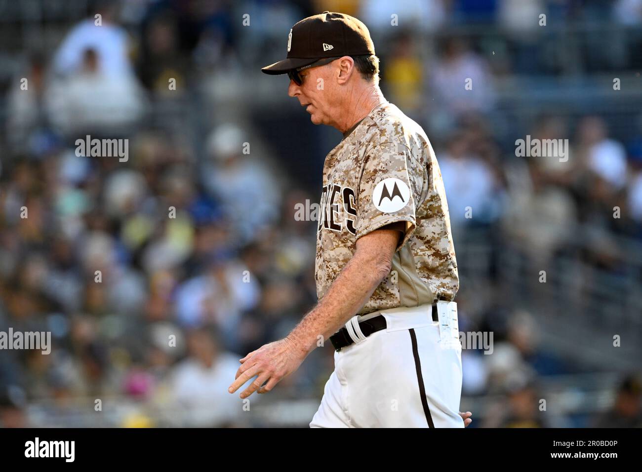 San Diego Padres manager Bob Melvin walks away from the mound after ...