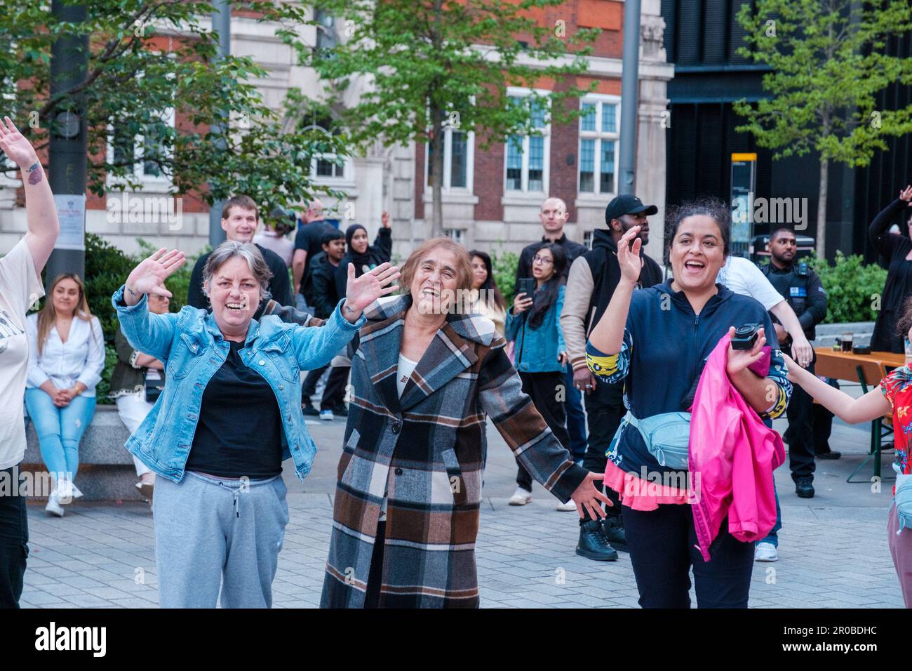 Londoners celebrate the Coronation in Style across the city Ehimetalor ...