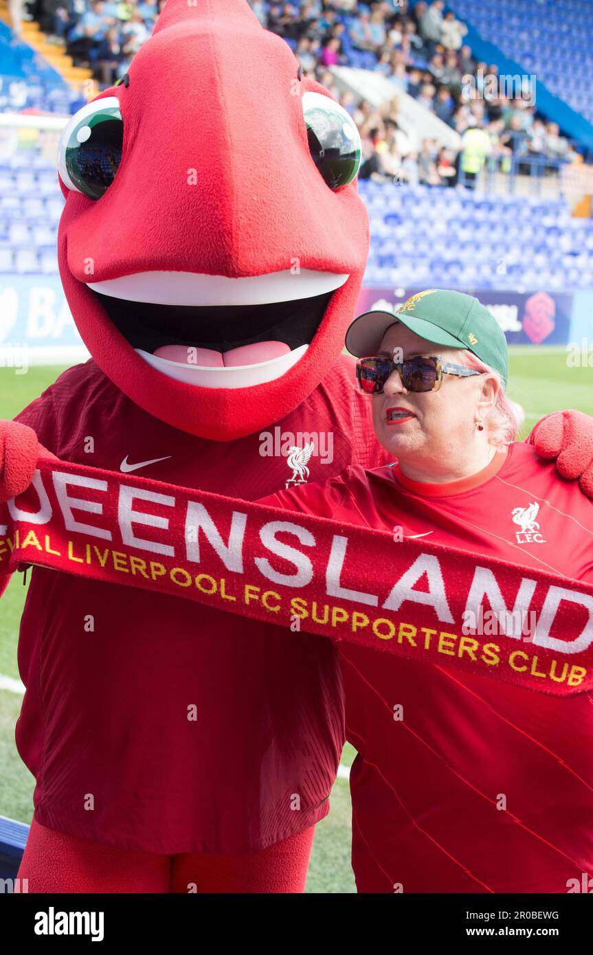 Esme stand hi-res stock photography and images - Alamy