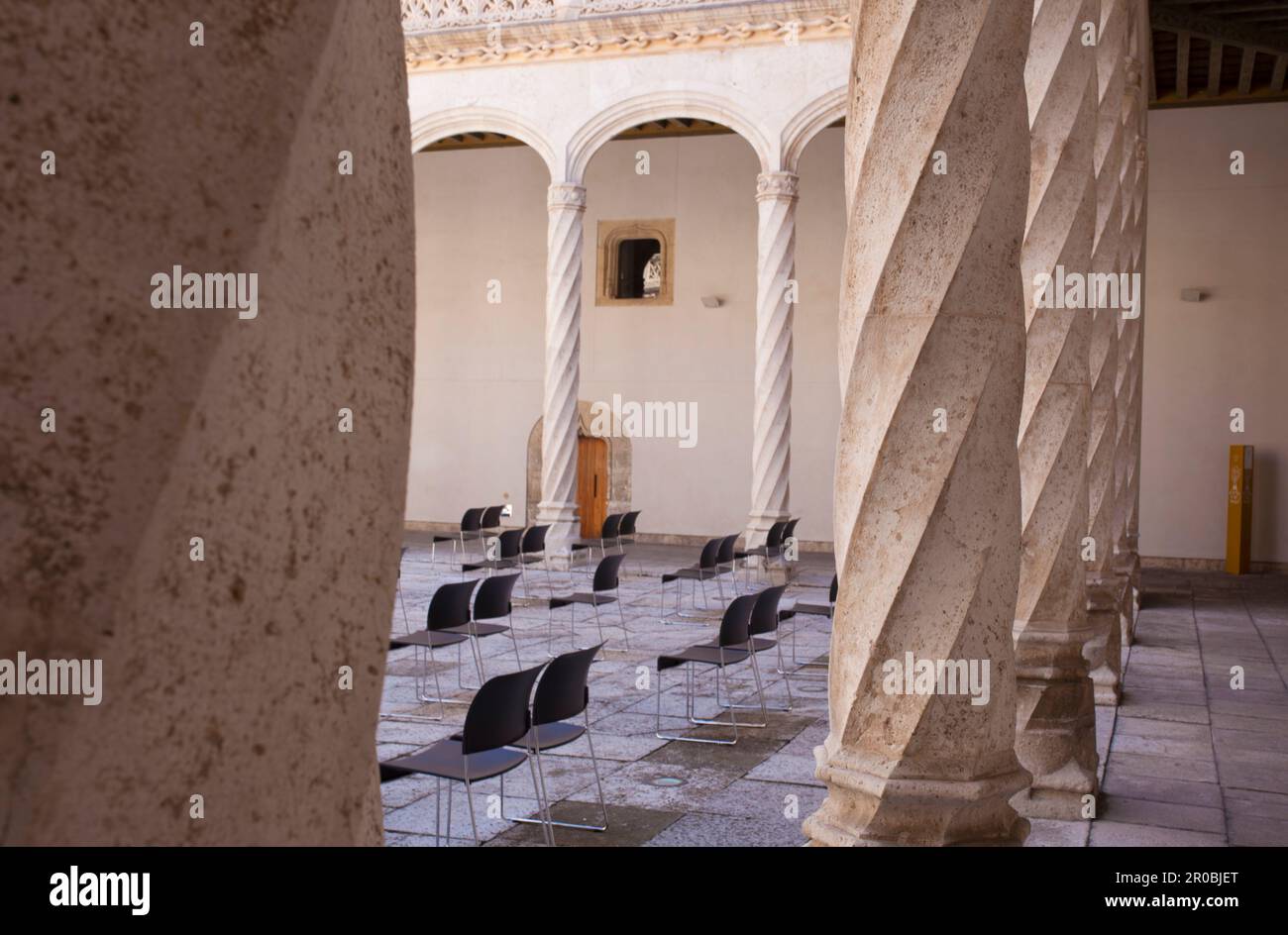 French gothic building techniques hi-res stock photography and images ...