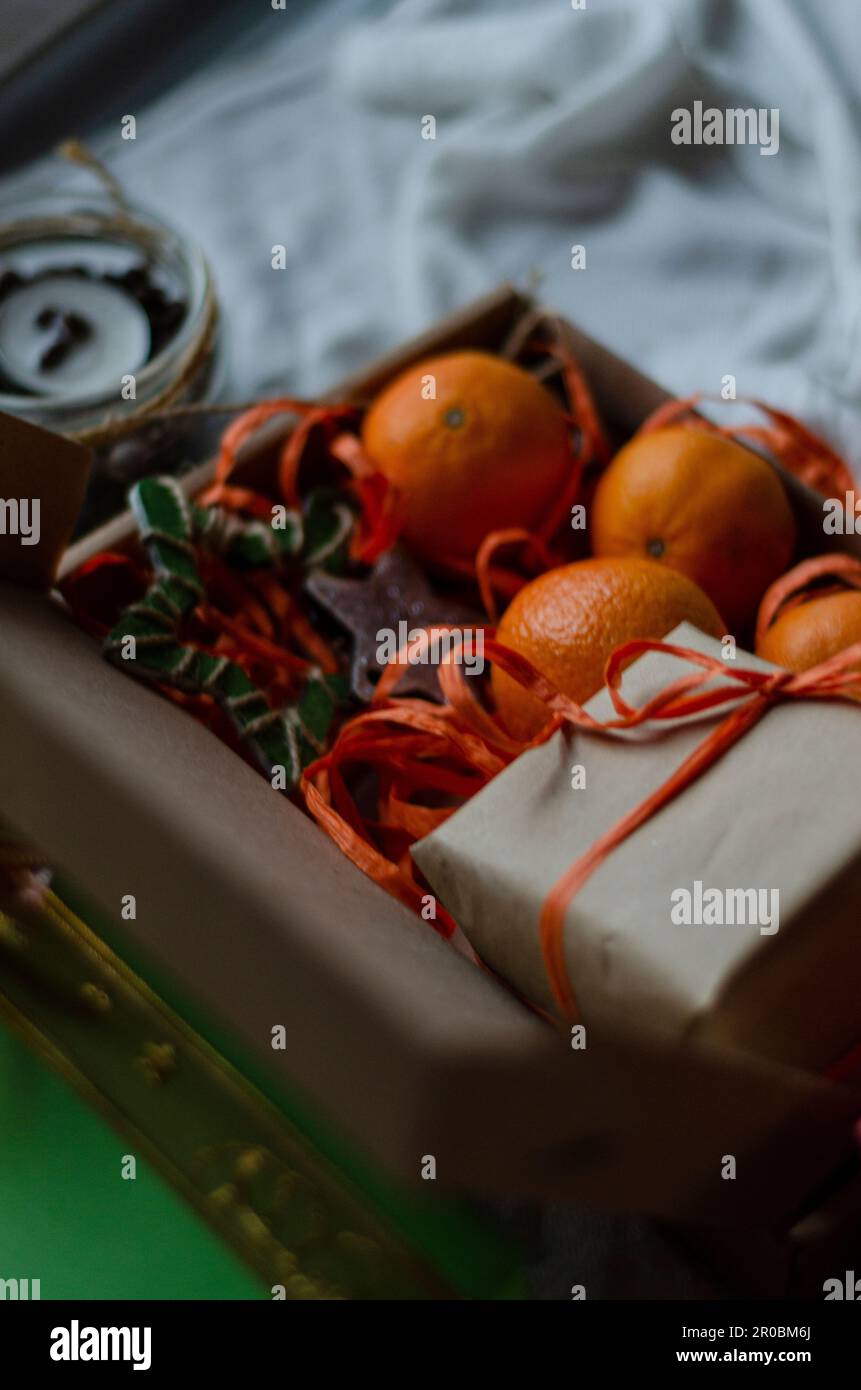 Packaging of gifts hi-res stock photography and images - Alamy