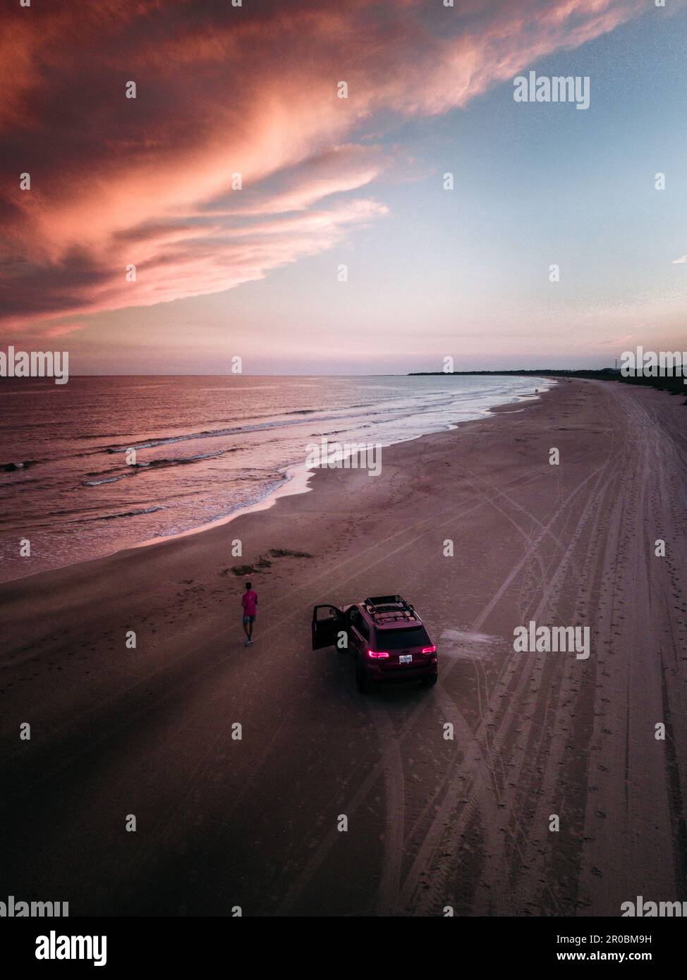 Driving beach sand hi-res stock photography and images - Alamy