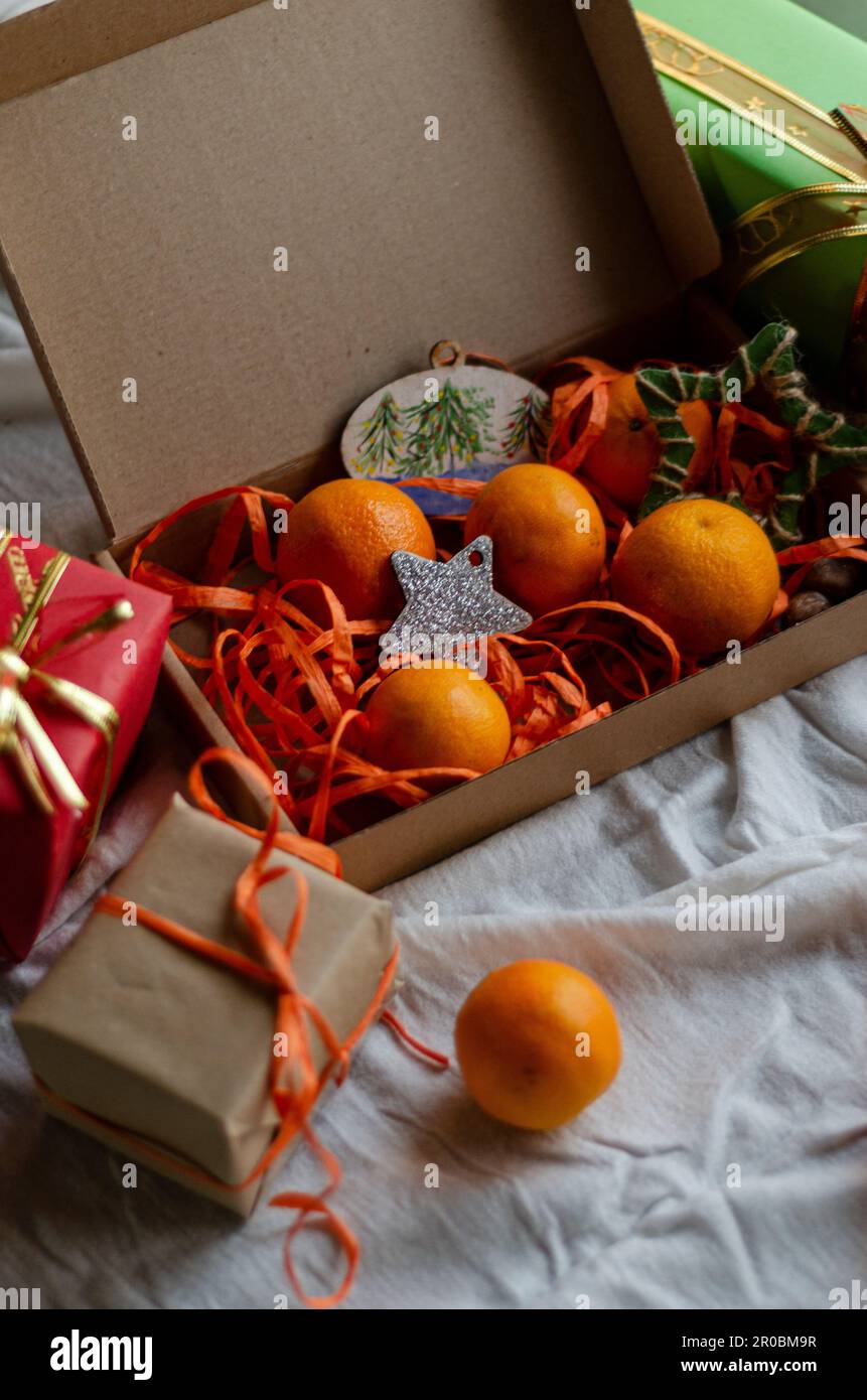 Packaging boxes hi-res stock photography and images - Alamy