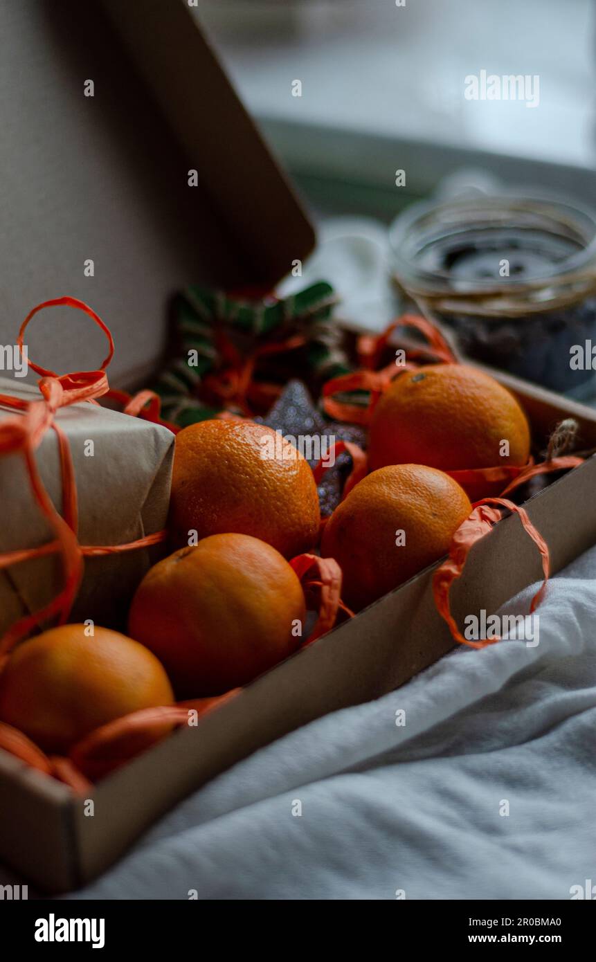 Packaging of gifts hi-res stock photography and images - Alamy