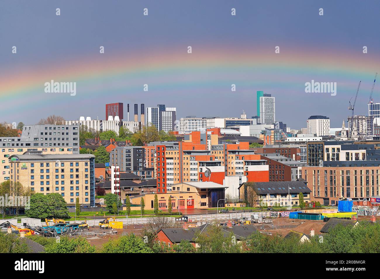 A low rainbow appears over Leeds City Centre Stock Photo - Alamy
