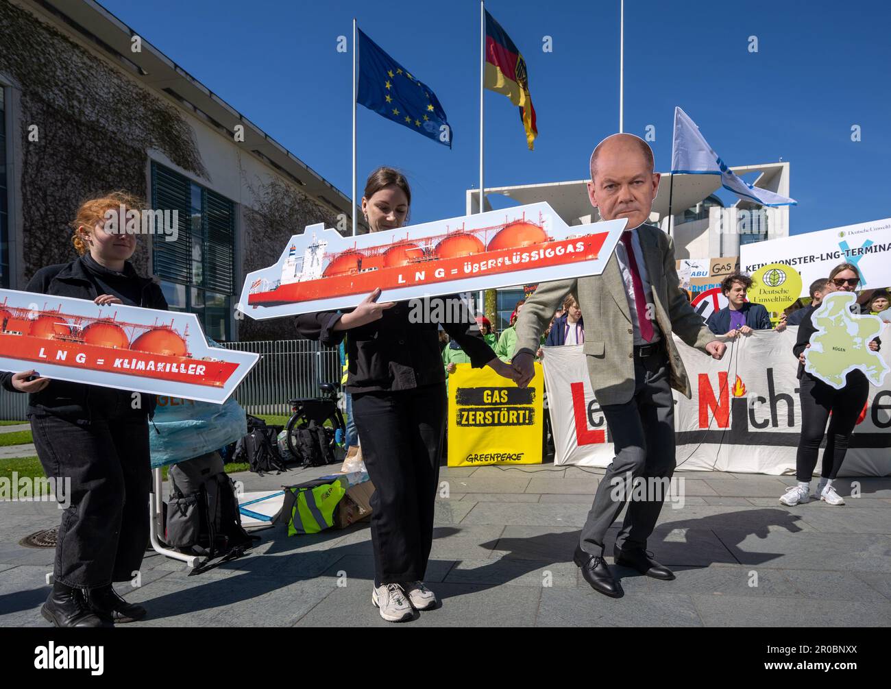 Berlin, Germany. 08th May, 2023. Representatives of Greenpeace, Nabu ...