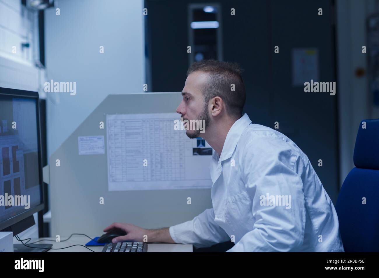 Scientist laboratory computer keyboard hi-res stock photography and ...