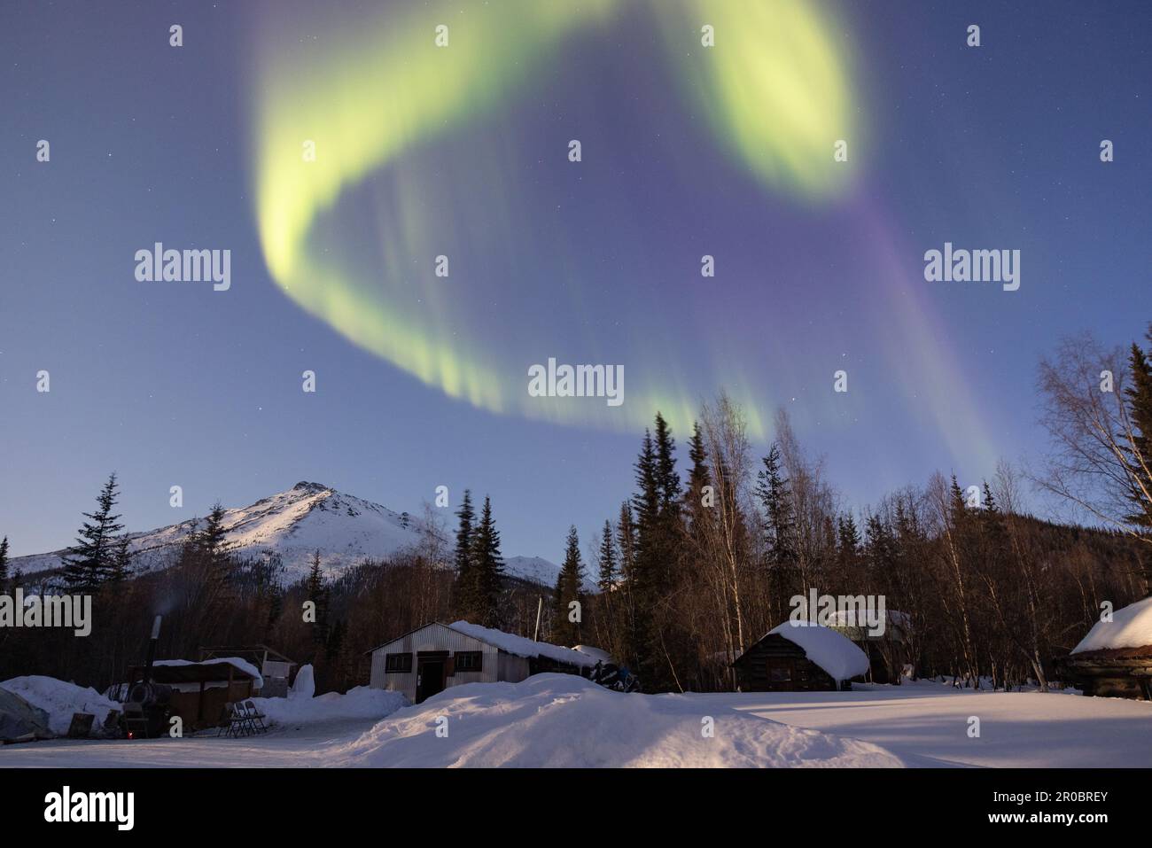 Cabins under the Northern Lights in Wiseman Alaska Stock Photo - Alamy