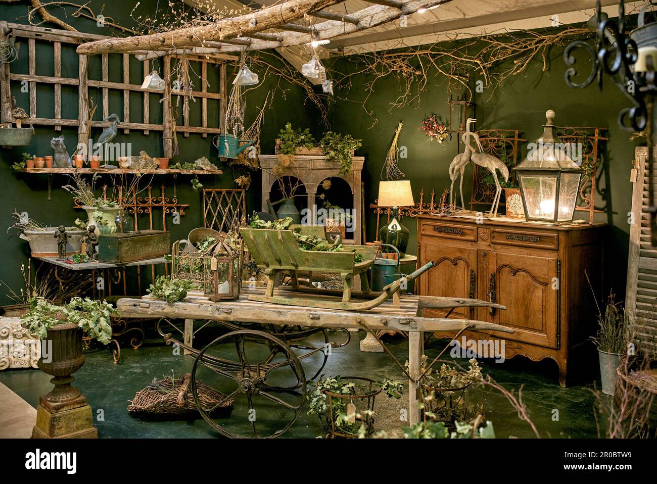 Vintage objects uk hi-res stock photography and images - Alamy