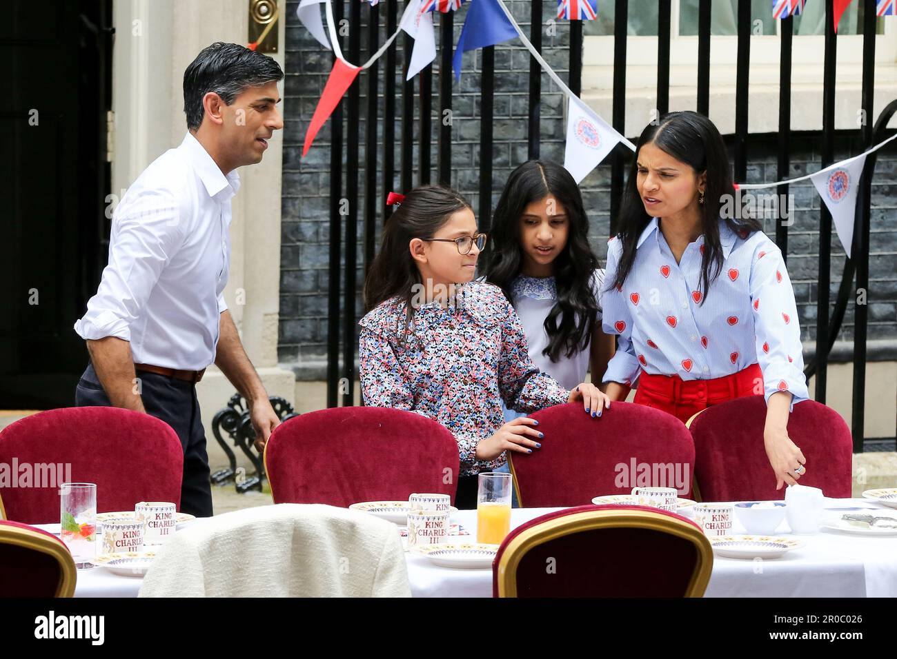 London, UK 7 May 2023. Prime Minister Rishi Sunak (L) and his wife ...