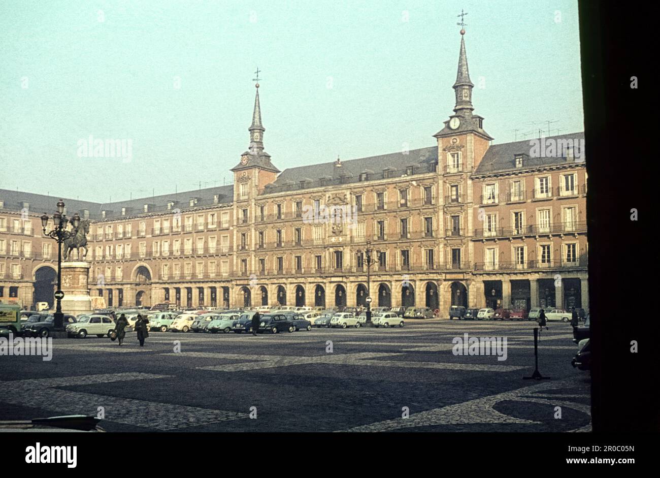 The Plaza Mayor, Town square, with the Casa de la Panaderíai n the mid ...