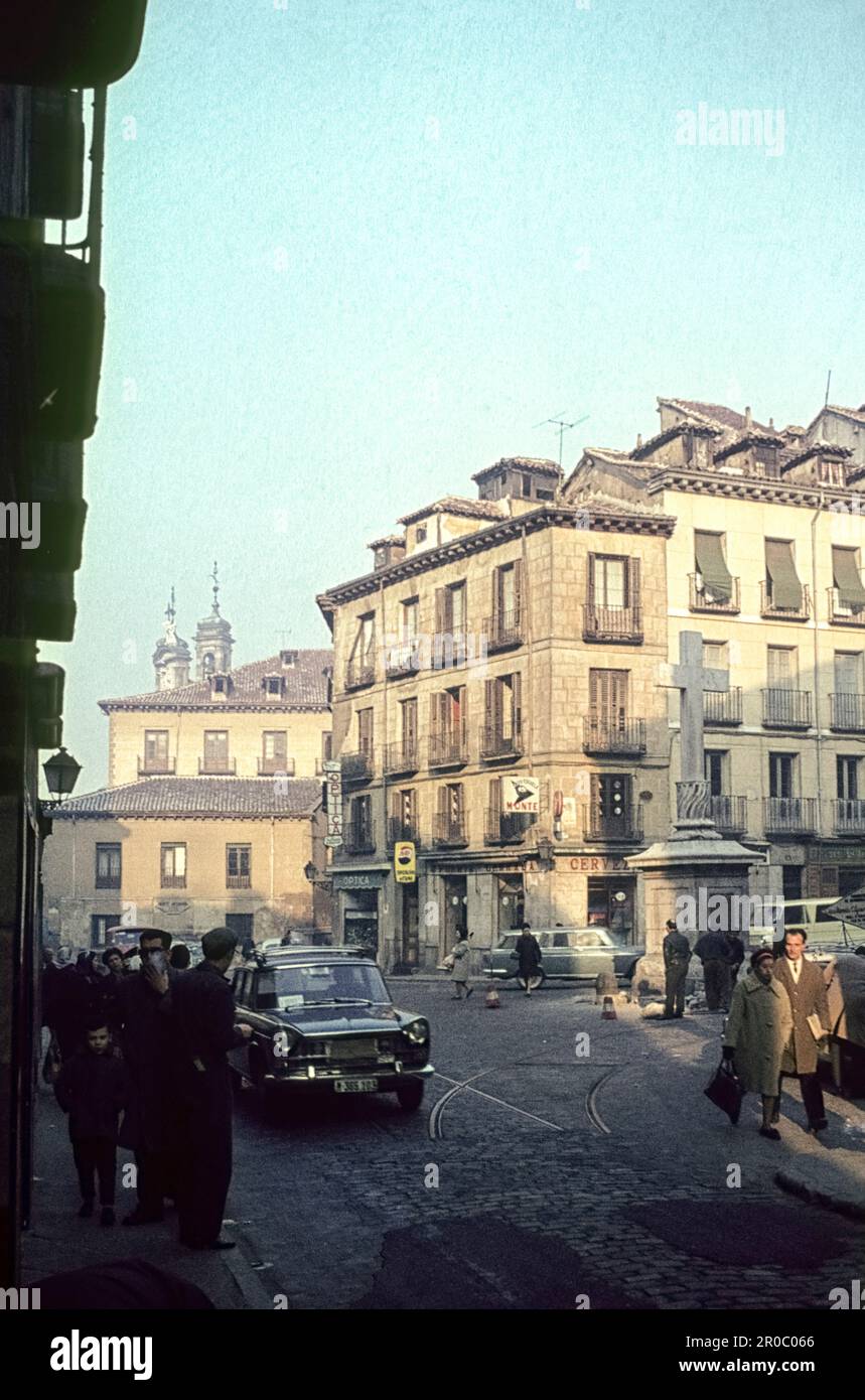 Street scene with the Plaza de Puerta Cerrada in the mid 1960s. Cars in ...