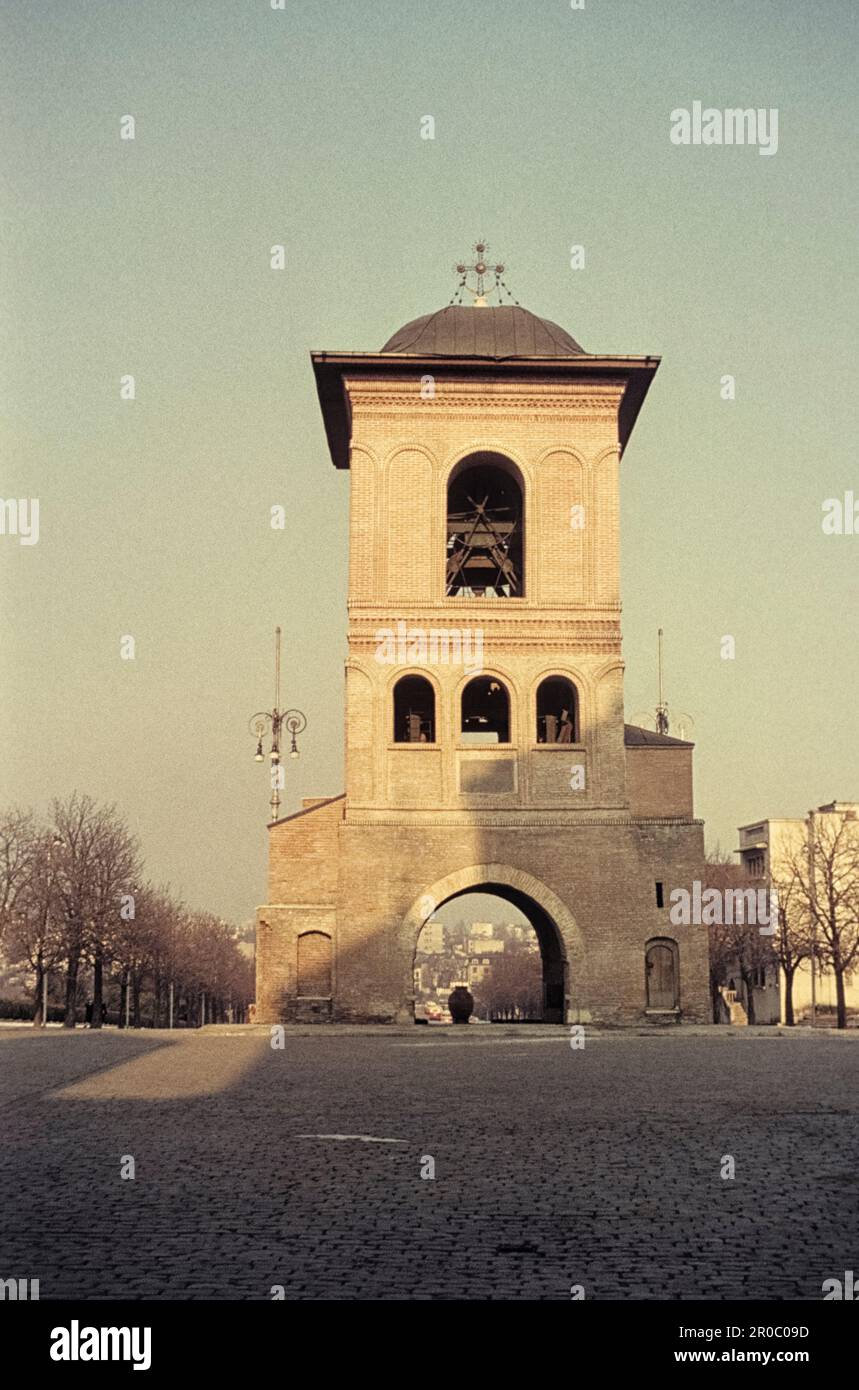 Dealul mitropoliei patriarhiei hill hi-res stock photography and images ...