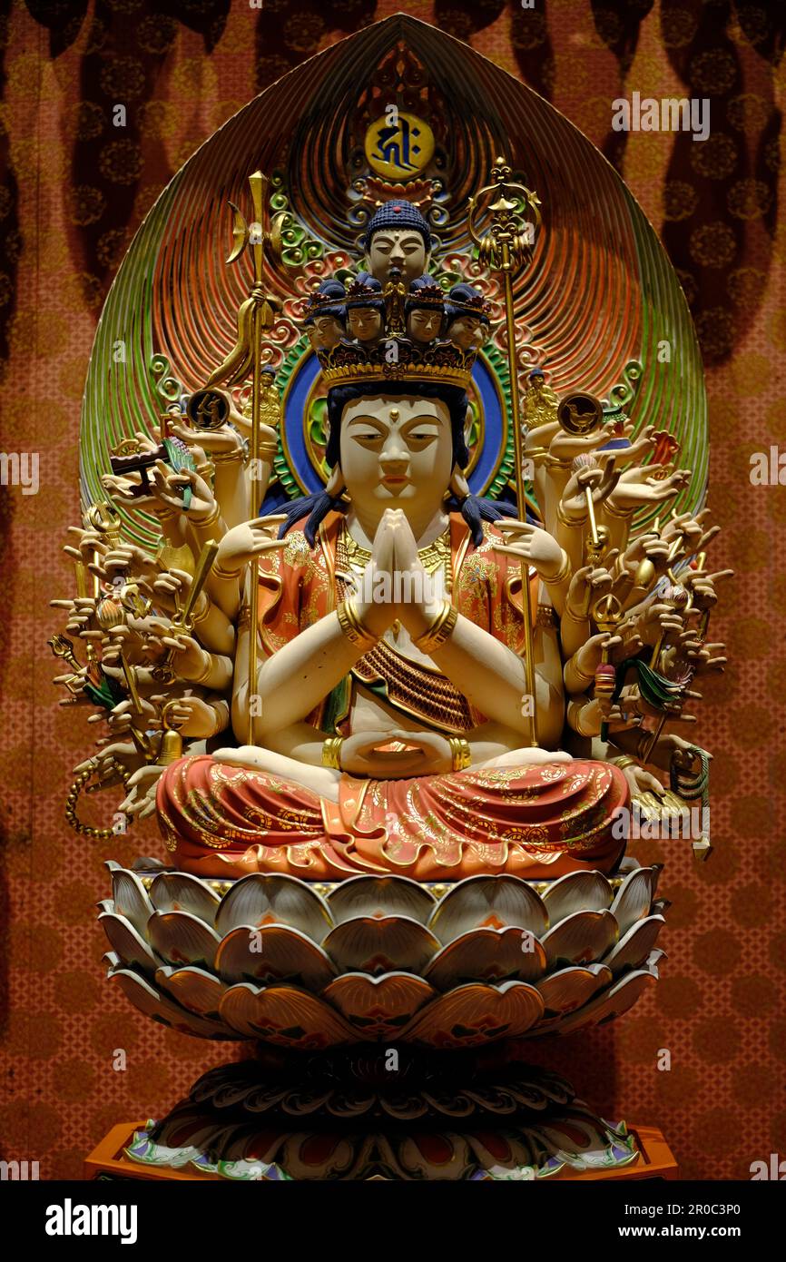Singapore - Buddha Tooth Relic Temple - Thousand arm Avalokiteshvara ...
