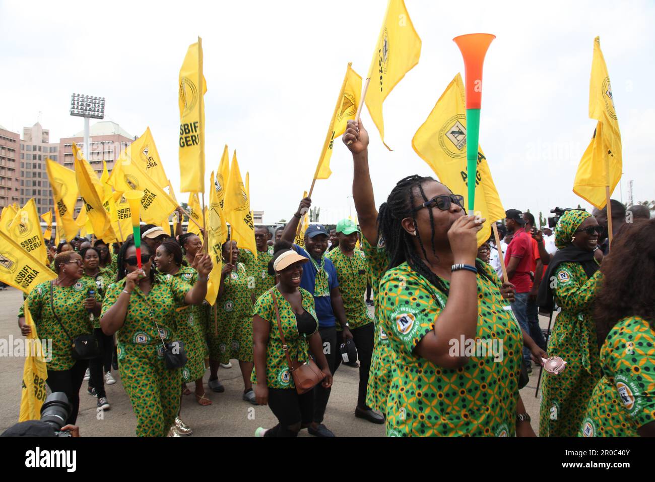 Eagles square hi-res stock photography and images - Alamy