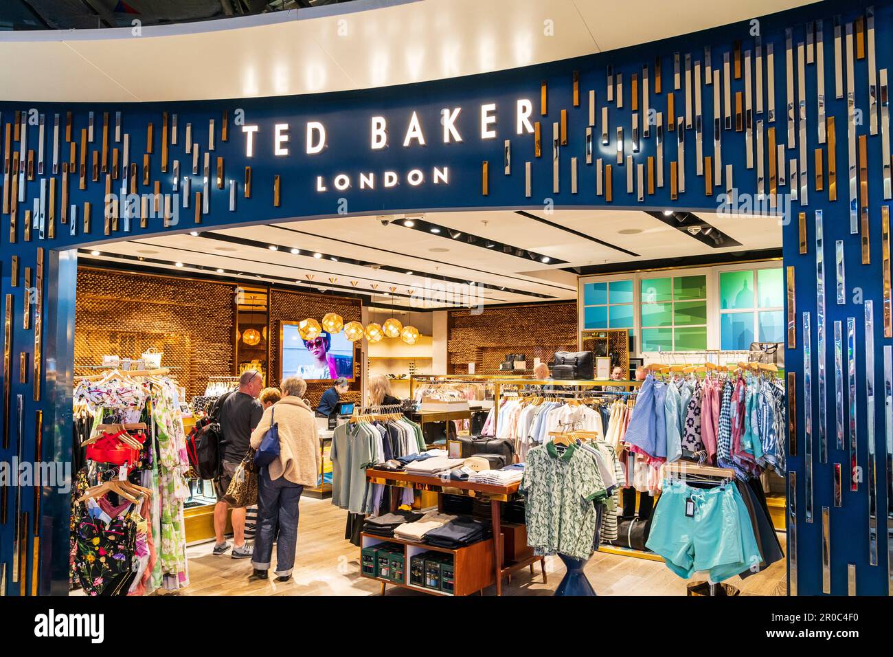 Ted baker shop interior hi-res stock photography and images - Alamy