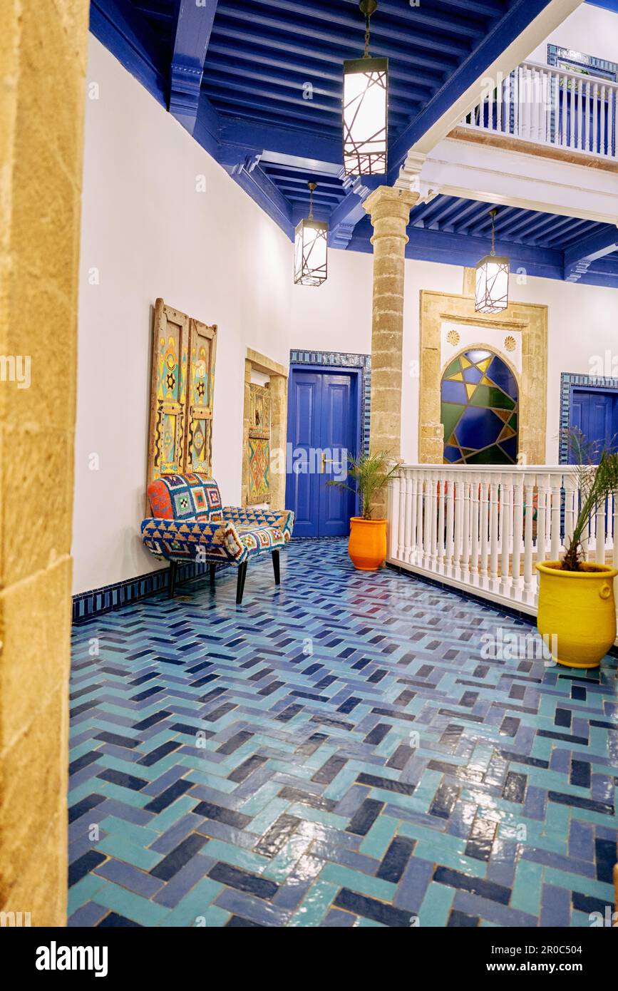 Inside restaurant hi-res stock photography and images - Alamy