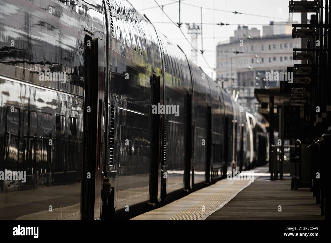 French, Paris Gare de Lyon Stock Photo - Alamy