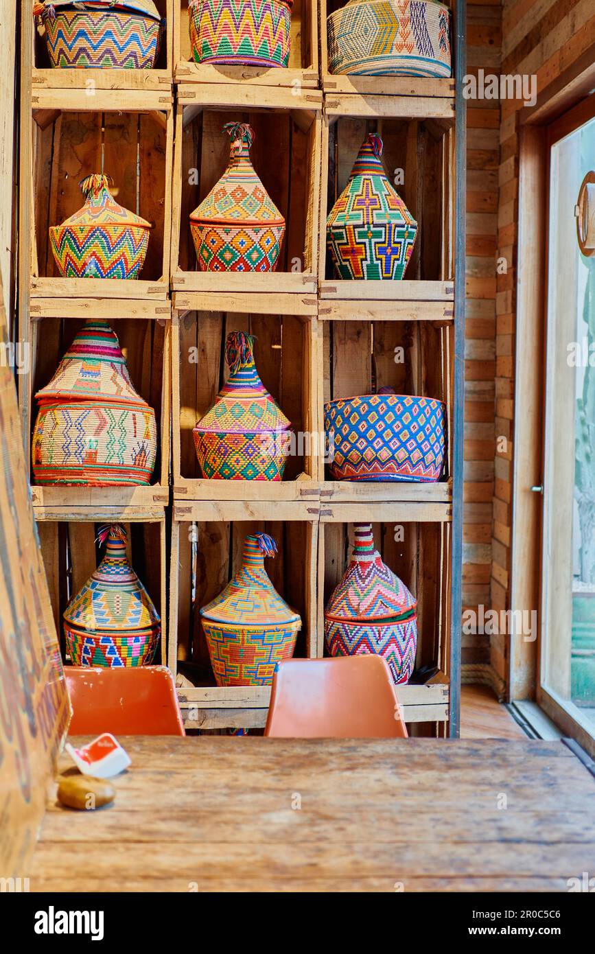 Inside restaurant hi-res stock photography and images - Alamy