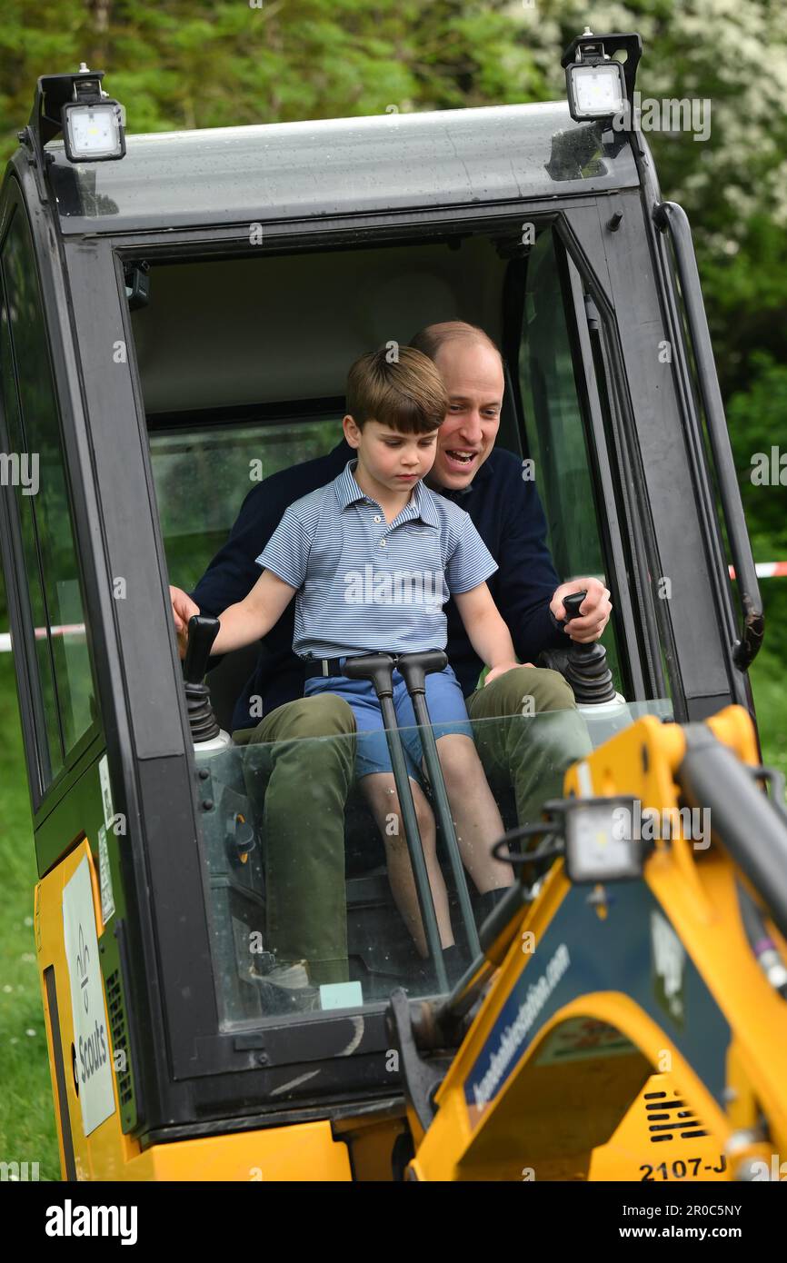 The Prince of Wales and Prince Louis join volunteers to help renovate ...