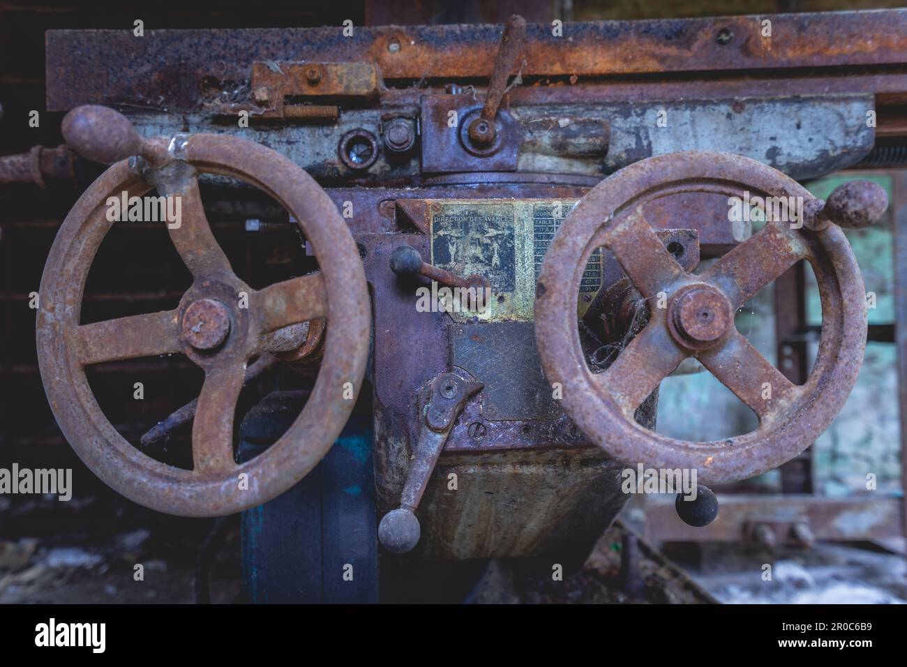 Rusty old machines hi-res stock photography and images - Alamy