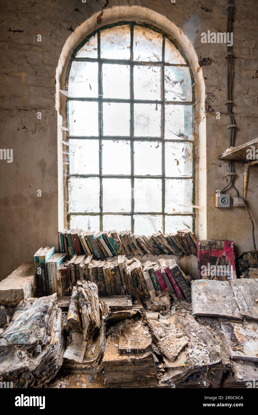 Urbex, old abandoned Mansion somewhere in Belgium Stock Photo - Alamy