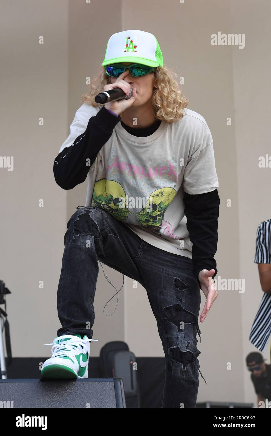 Perofmance hi-res stock photography and images - Alamy