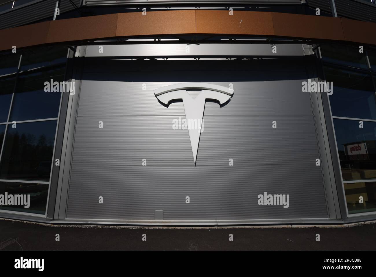Tesla car dealership and service, Örebro, Sweden Stock Photo - Alamy
