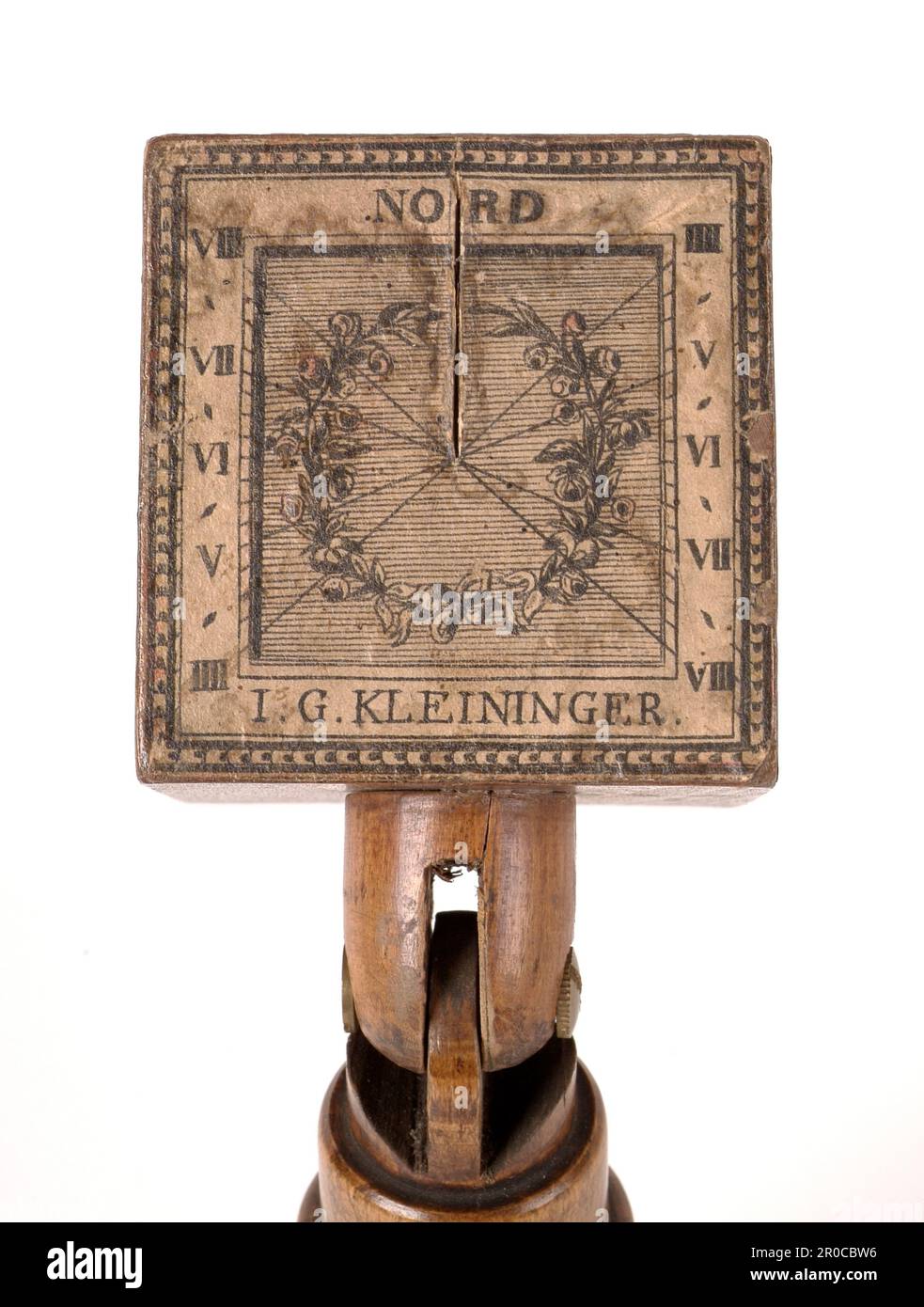 Cube Sundial, 1750-1800. Manufacturer: I G Kleininger.. Pinto ...