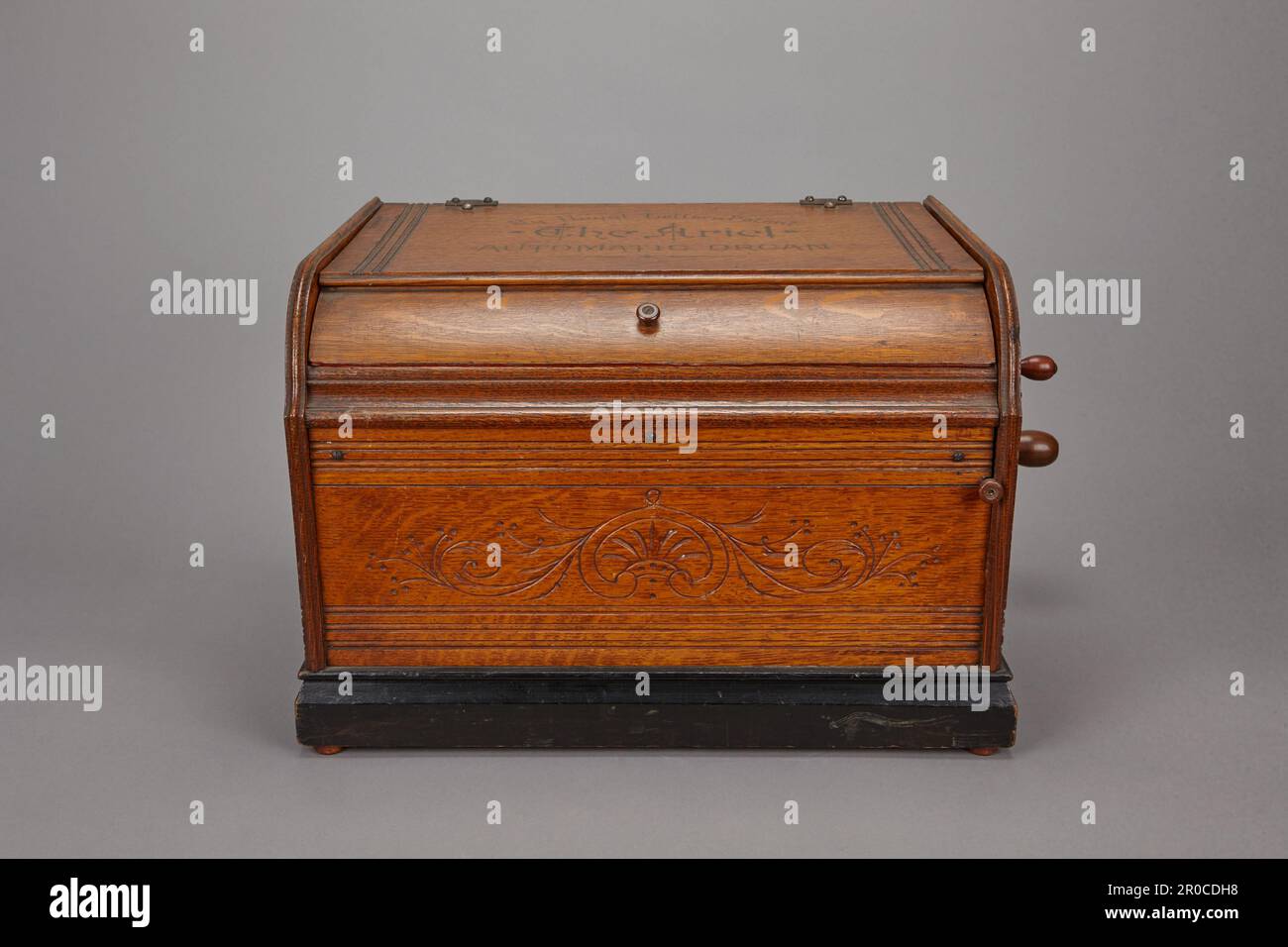 The Ariel Automatic Barrel or Street Organ Stock Photo - Alamy