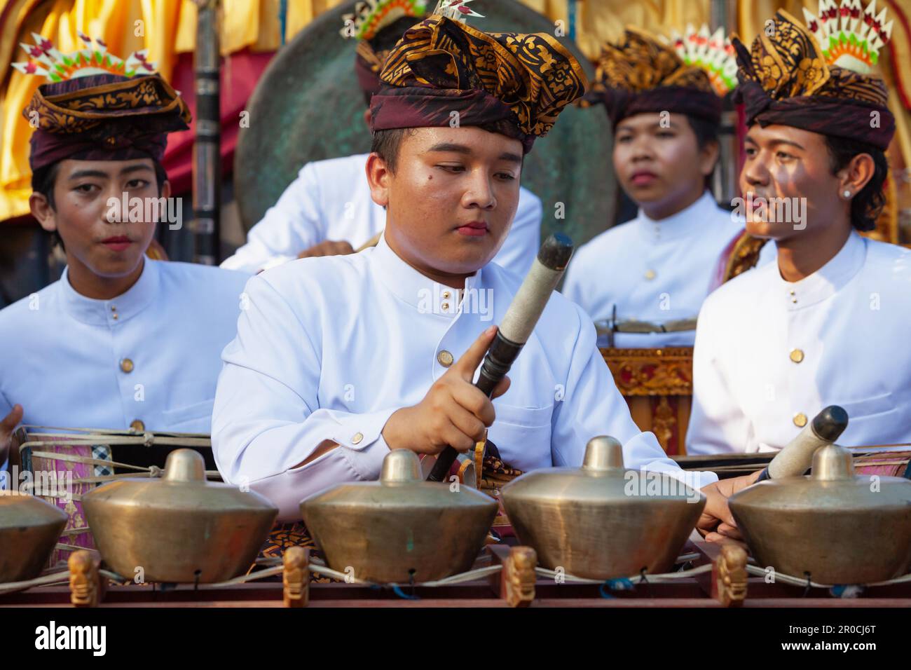 Balinese gamelan orchestra hi-res stock photography and images - Alamy