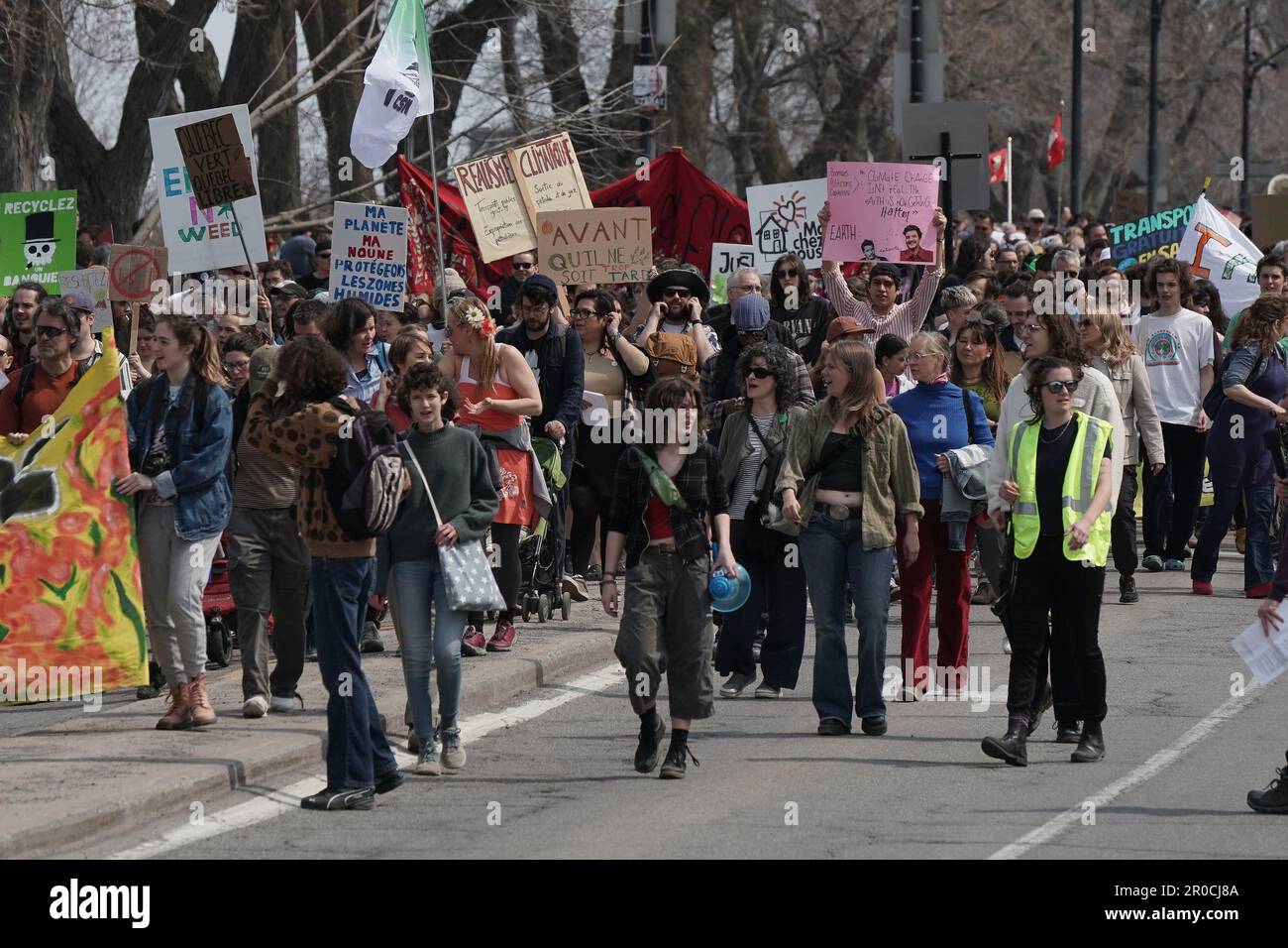 Earth day posters hi-res stock photography and images - Alamy